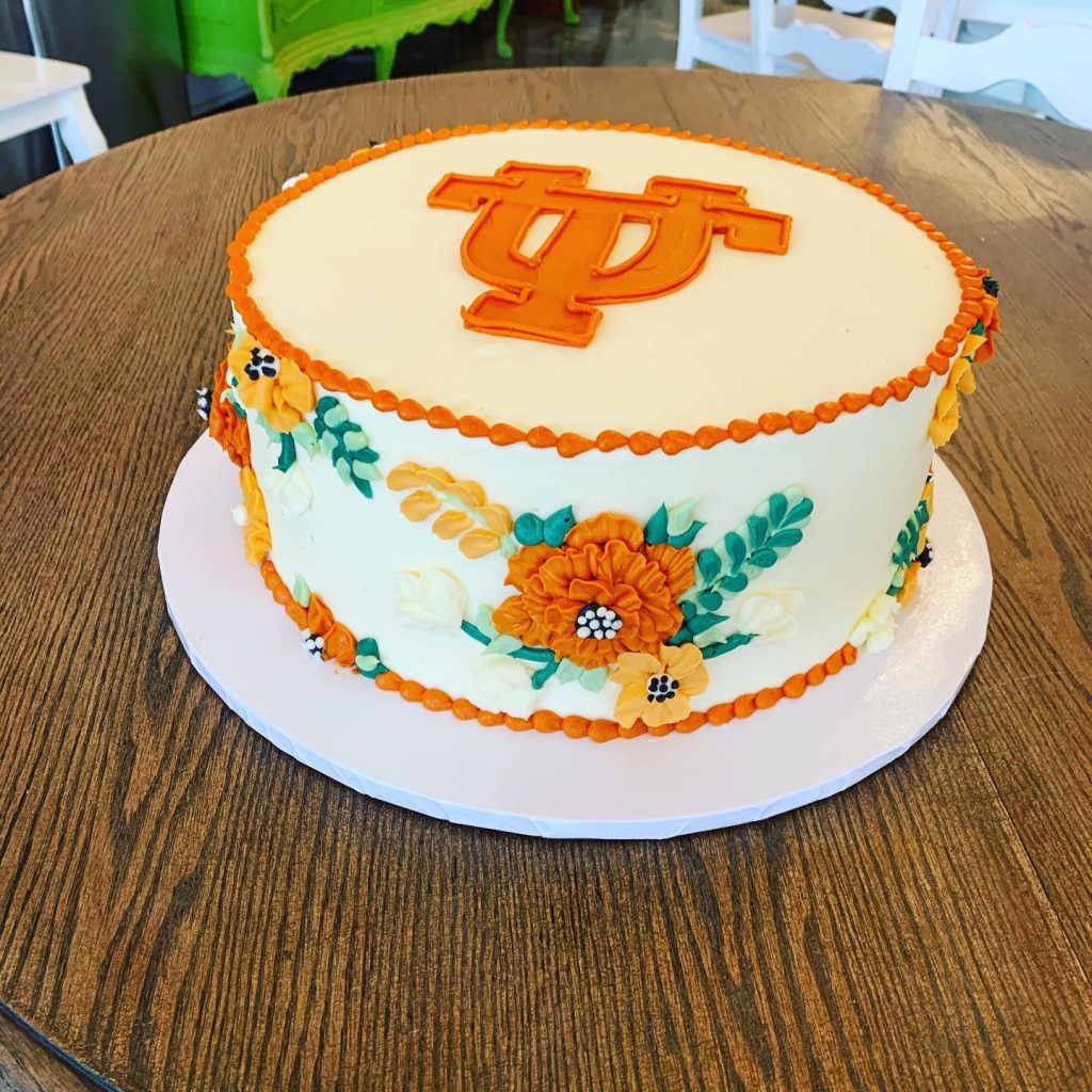 UT Floral Cake - Hayley Cakes and Cookies Hayley Cakes and Cookies