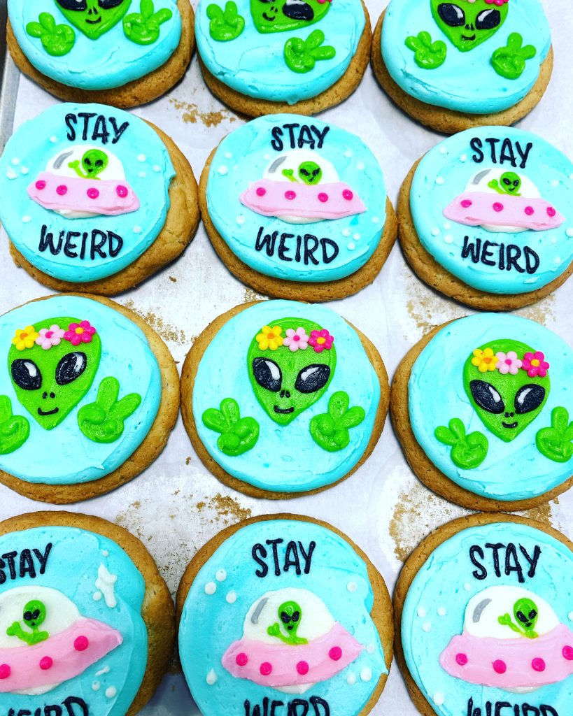 Alien buttercream cookies - Hayley Cakes and Cookies Hayley Cakes and ...