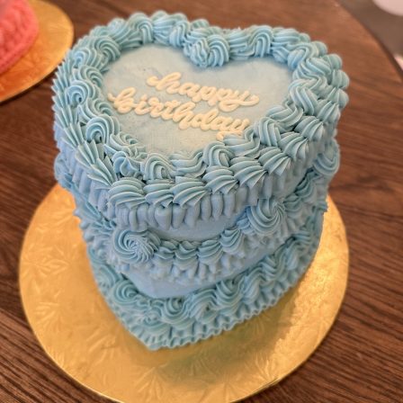 Vintage heart cake - Hayley Cakes and Cookies Hayley Cakes and Cookies